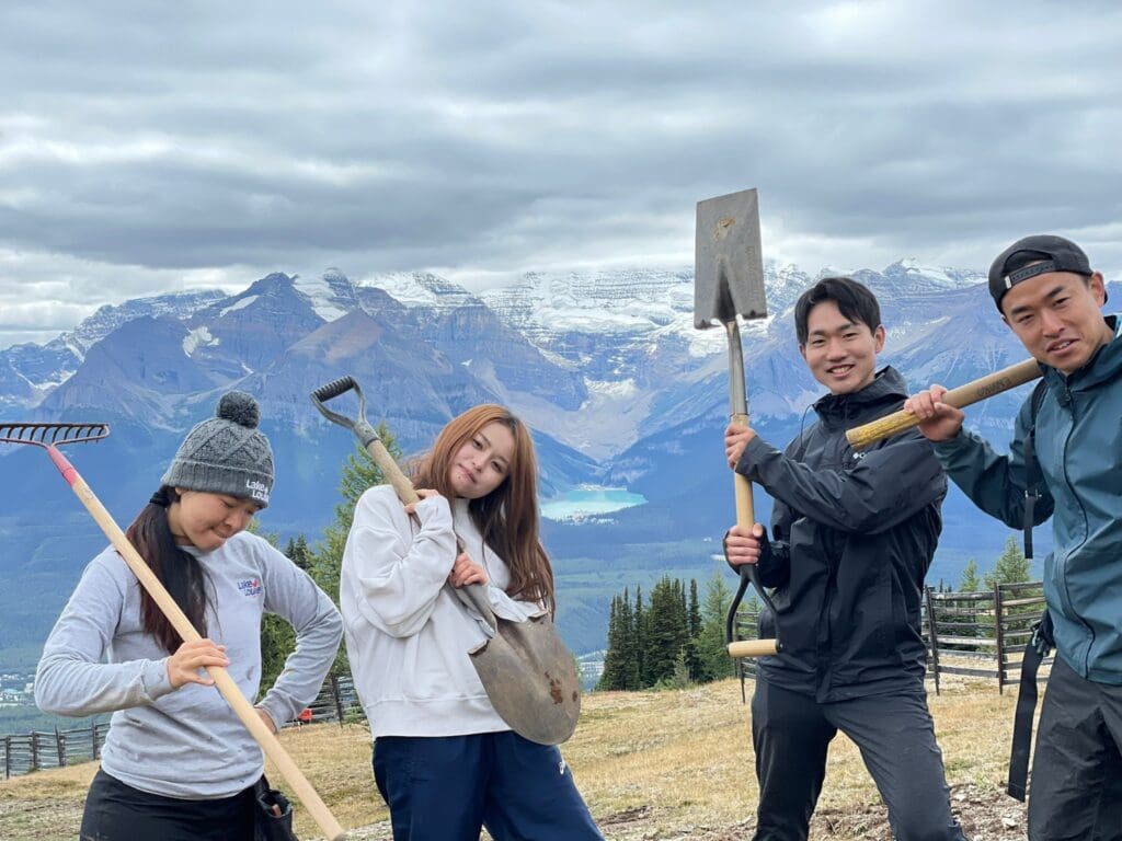 Volunteer in Canada - Go International