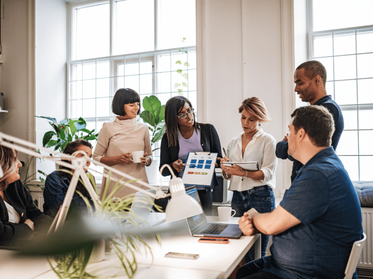 How to improve your resume/CV with a work abroad experience - Go ...