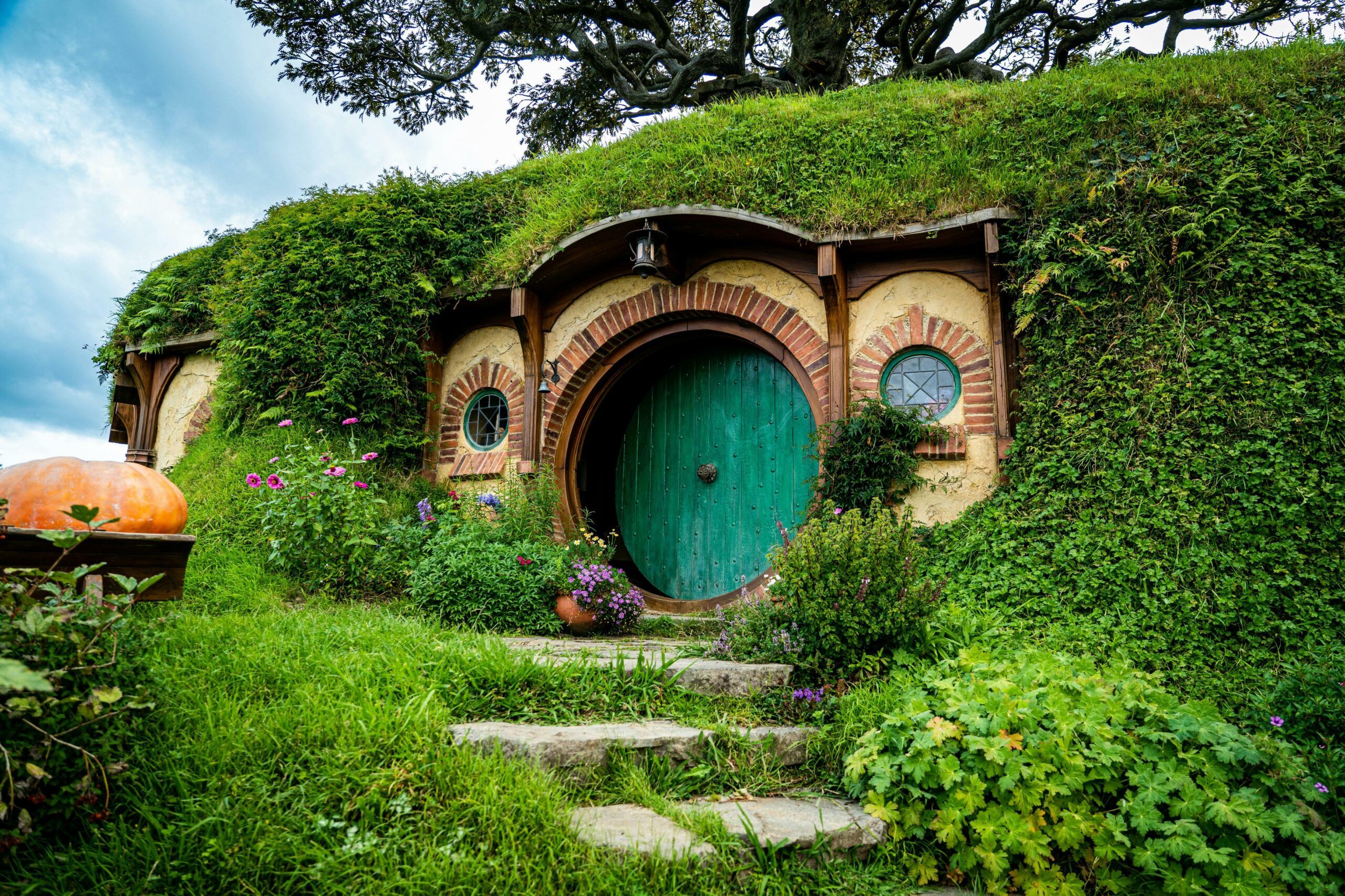 Exploring Hobbiton: A magical experience in New Zealand - Go International